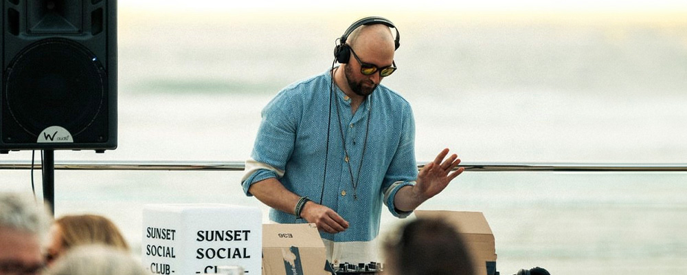 Sundowner Sessions – Sunset Social Club | Lusty Glaze Beach